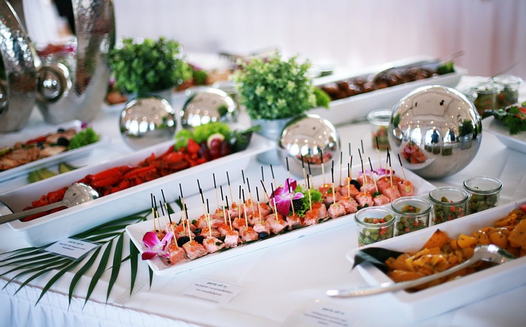 Die beliebten Private & Business Buffets von event all in - tagesfrisch ...